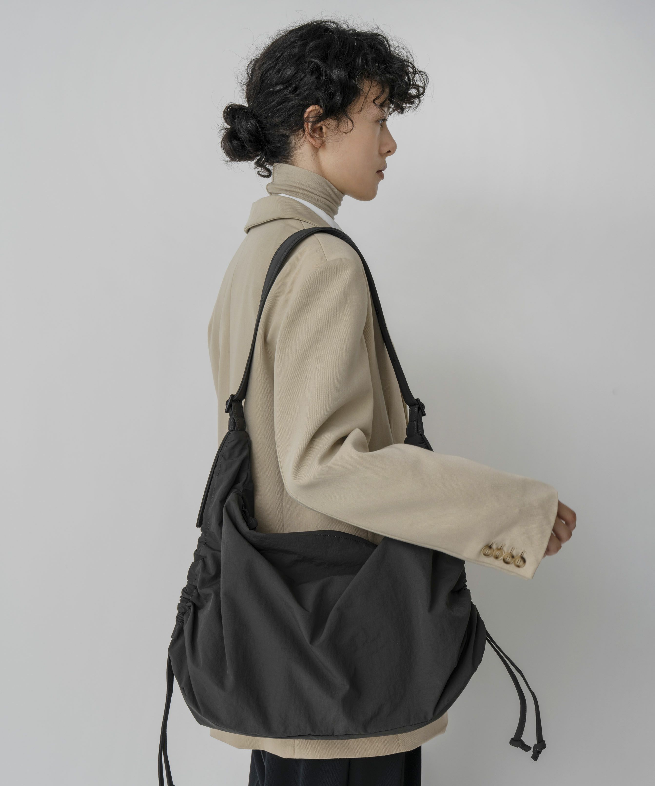 LE VERNIS] Stomach bag M | CASSELINI ONLINE SHOP