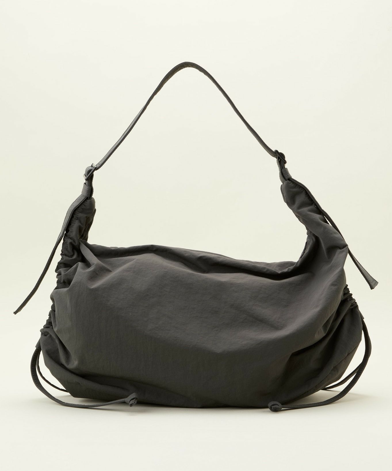 LE VERNIS] Stomach bag M | CASSELINI ONLINE SHOP
